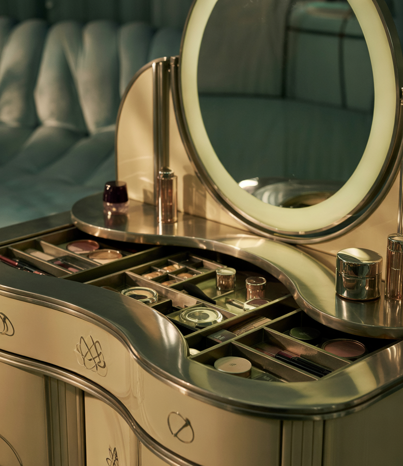 40 Best Vanity Ideas Bedroom 2026: Modern Luxury, Small Spaces ...